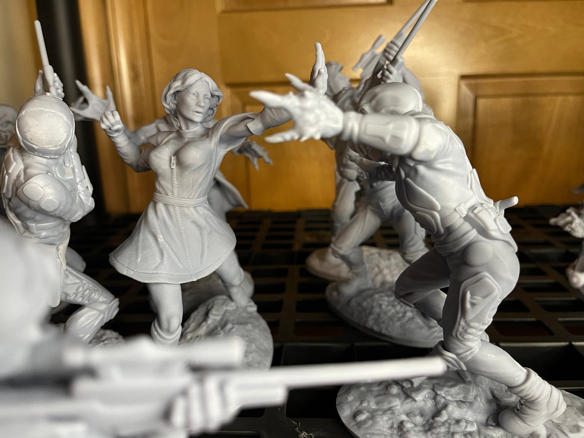 APFOS 2: Molly and Alien - 6" Resin Figures – LOD Toy Soldiers