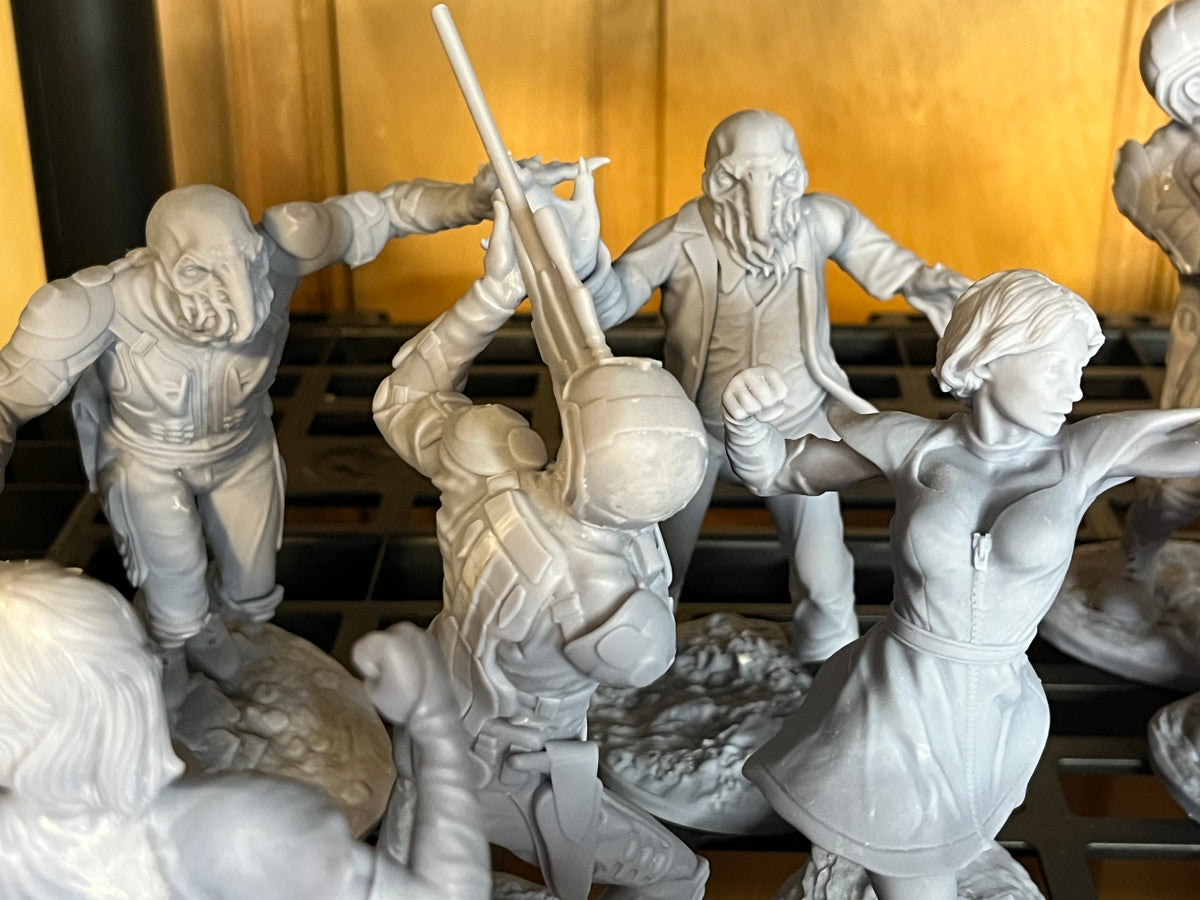 APFOS 2: Molly and Alien - 6" Resin Figures – LOD Toy Soldiers